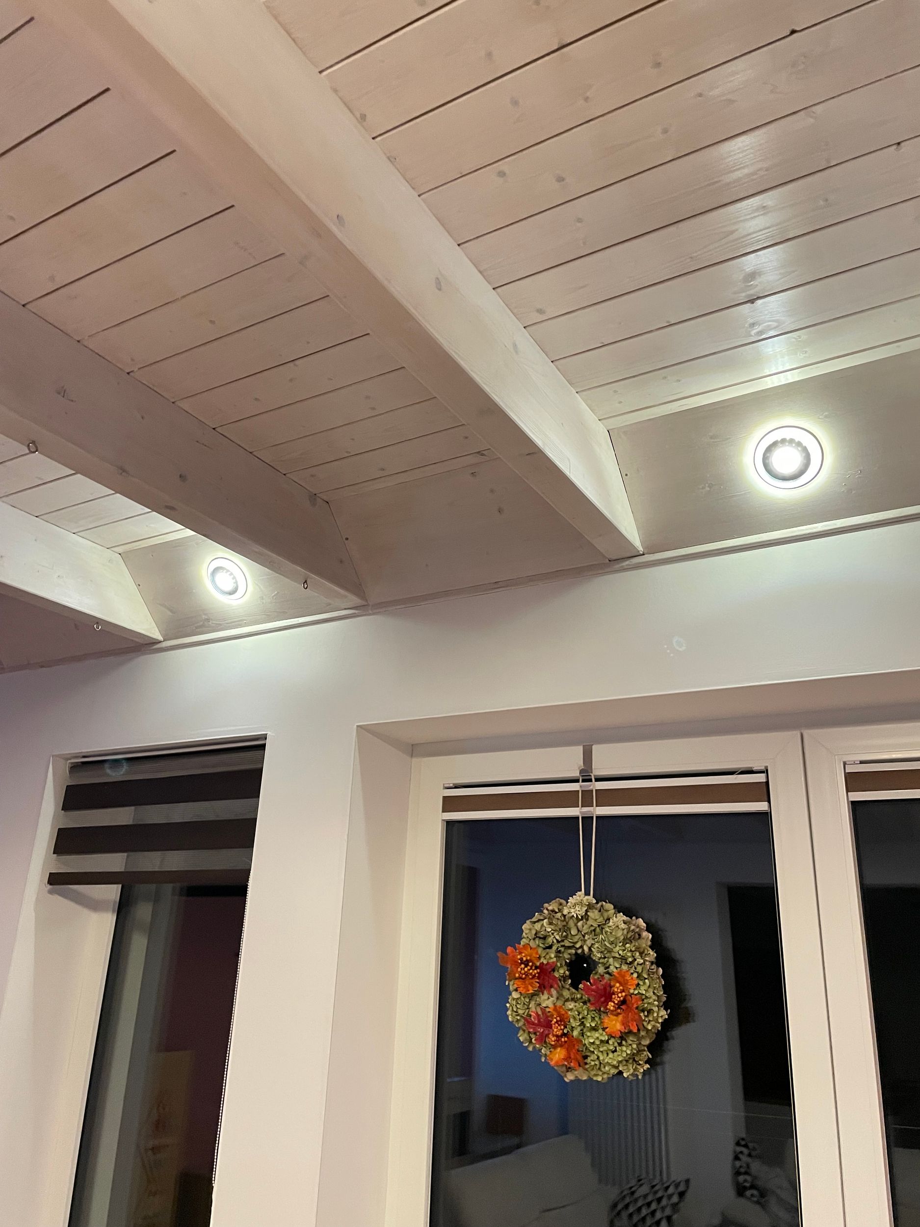 Deckenbeleuchtung unserer Holzbalkendecke